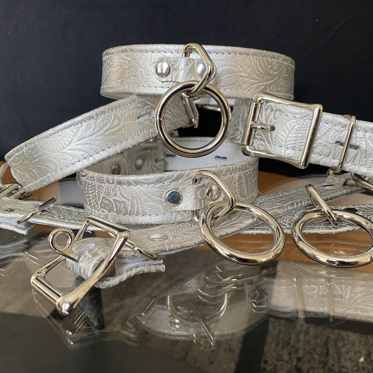 Locking Buckle Collar - Metallic - The Montrose Forge